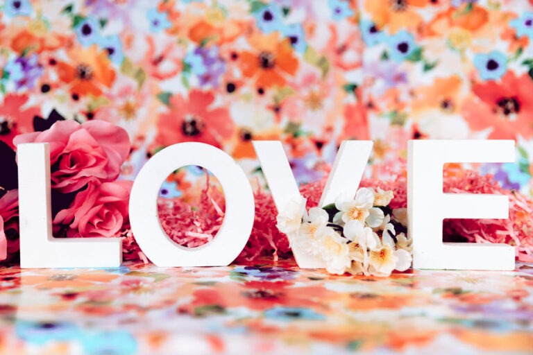 30 Best Love Quotes and Sayings - Moulding Life