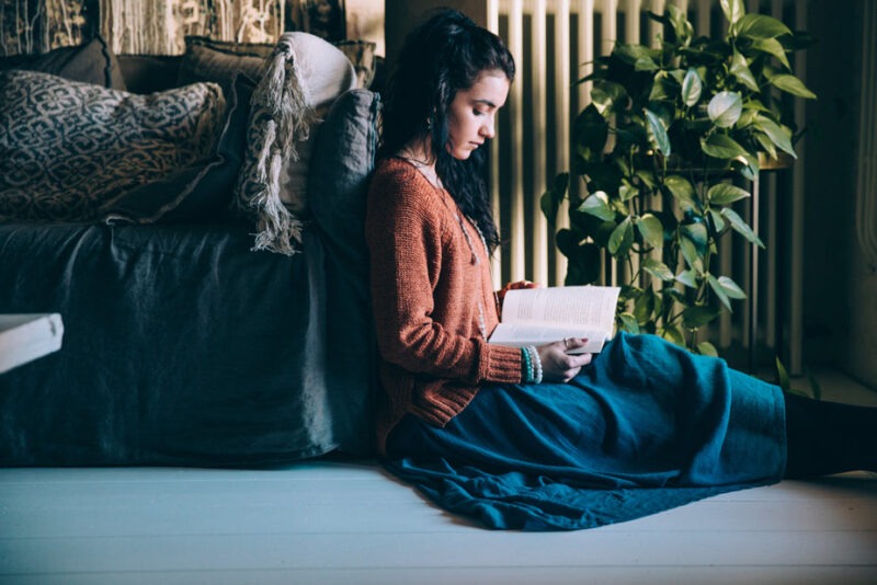 15 Life Changing Books Every Woman Must Read - Moulding Life