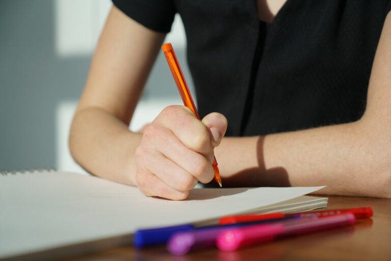 15 Simple Morning Journal Prompts for a Better Day